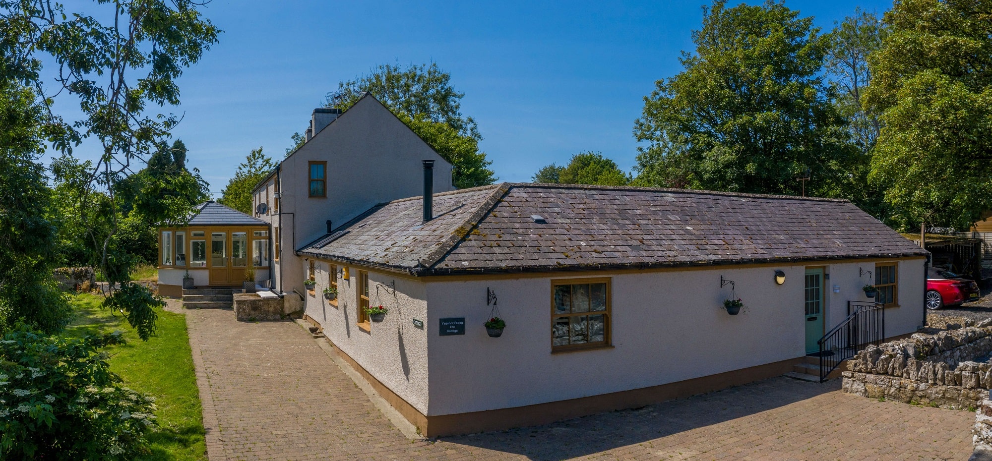 Holiday Cottage - Brynteg Glamping
