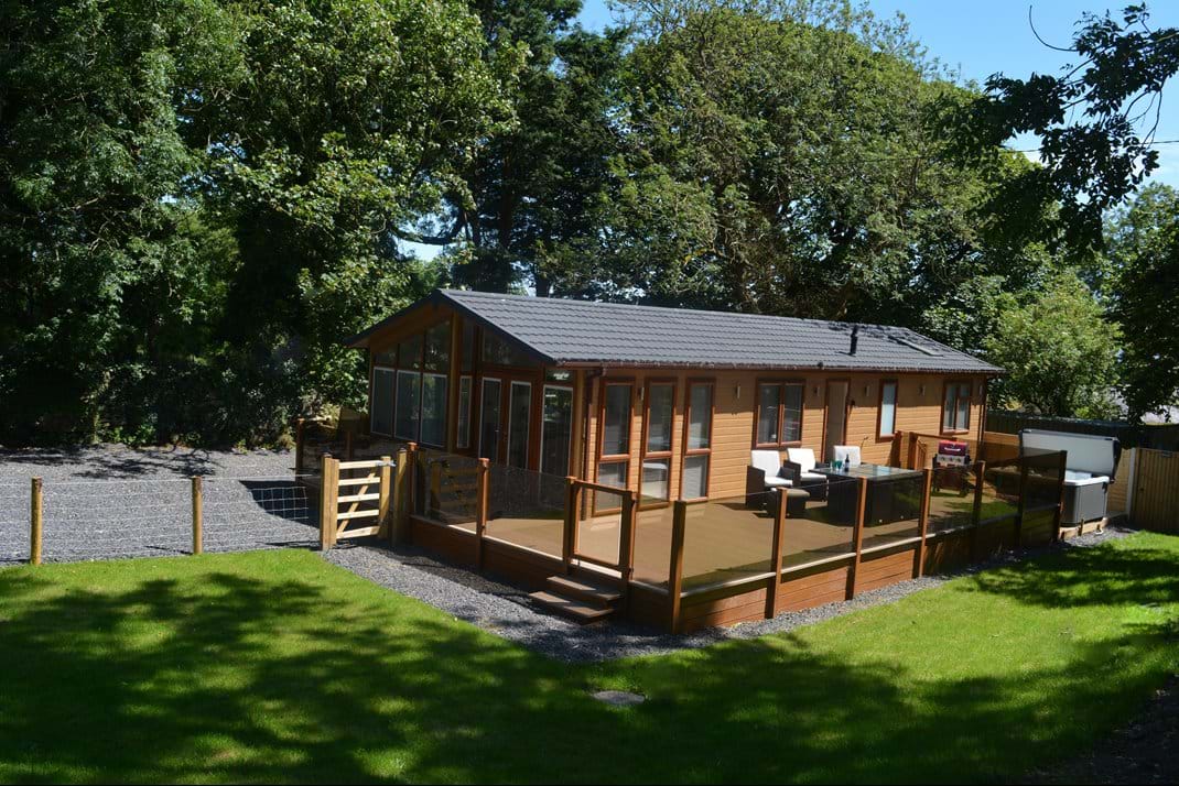 Holiday Lodge - Brynteg Glamping